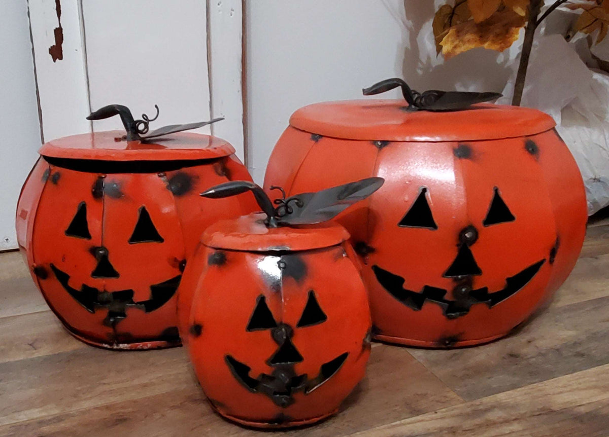 Halloween Set of 3 Metal Nesting Pumpkins ~ Orange
